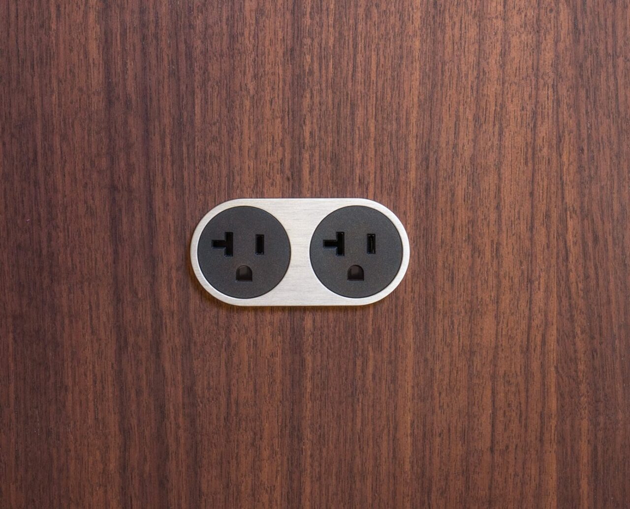 Outlets - prado | invisible home technology