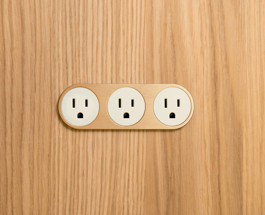 Outlets – prado | invisible home technology